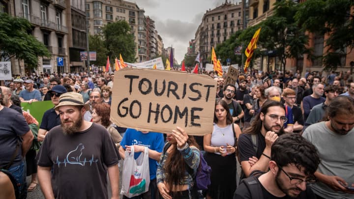 Spain’s Tourism Reputation Under Pressure in 2026: Overcrowding ...